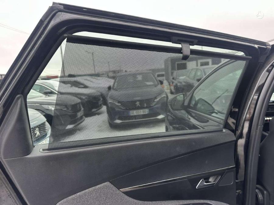Black Peugeot 5008 2023 in Vilnius, with an engine capacity of 1.20 L and mileage of 146 thousand km for 14519 €, photo 13 on AUTOMOTO.COM.LV