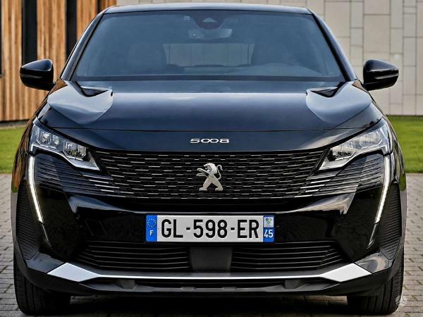 Black Peugeot 5008 2023 in Taurage, with an engine capacity of 1.50 L and mileage of 189 thousand km for 14800 €, photo 1 on AUTOMOTO.COM.LV
