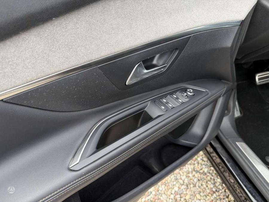 Melns Peugeot 5008 2023 Marijampole, ar dzinēja tilpumu 1.20 L un nobraukumu 146 tūkst. km par 21169 €, foto 21 vietnē AUTOMOTO.COM.LV