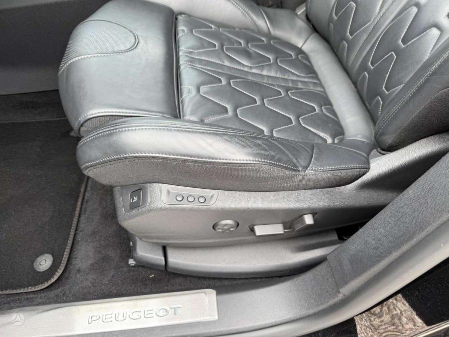 Melns Peugeot 5008 2023 Marijampole, ar dzinēja tilpumu 1.20 L un nobraukumu 146 tūkst. km par 21169 €, foto 22 vietnē AUTOMOTO.COM.LV
