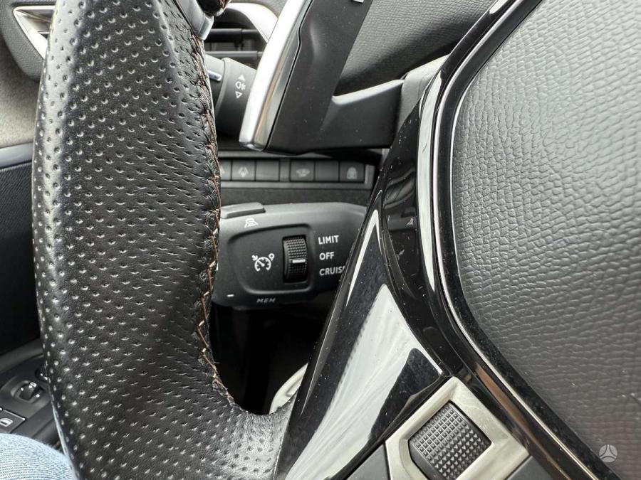 Melns Peugeot 5008 2023 Marijampole, ar dzinēja tilpumu 1.20 L un nobraukumu 146 tūkst. km par 21169 €, foto 32 vietnē AUTOMOTO.COM.LV