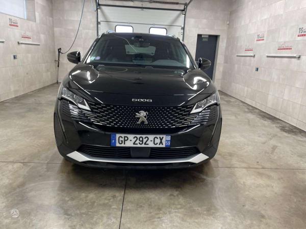 Black Peugeot 5008 2023 in Marijampole, with an engine capacity of 1.20 L and mileage of 44 thousand km for 22748 €, photo 2 on AUTOMOTO.COM.LV