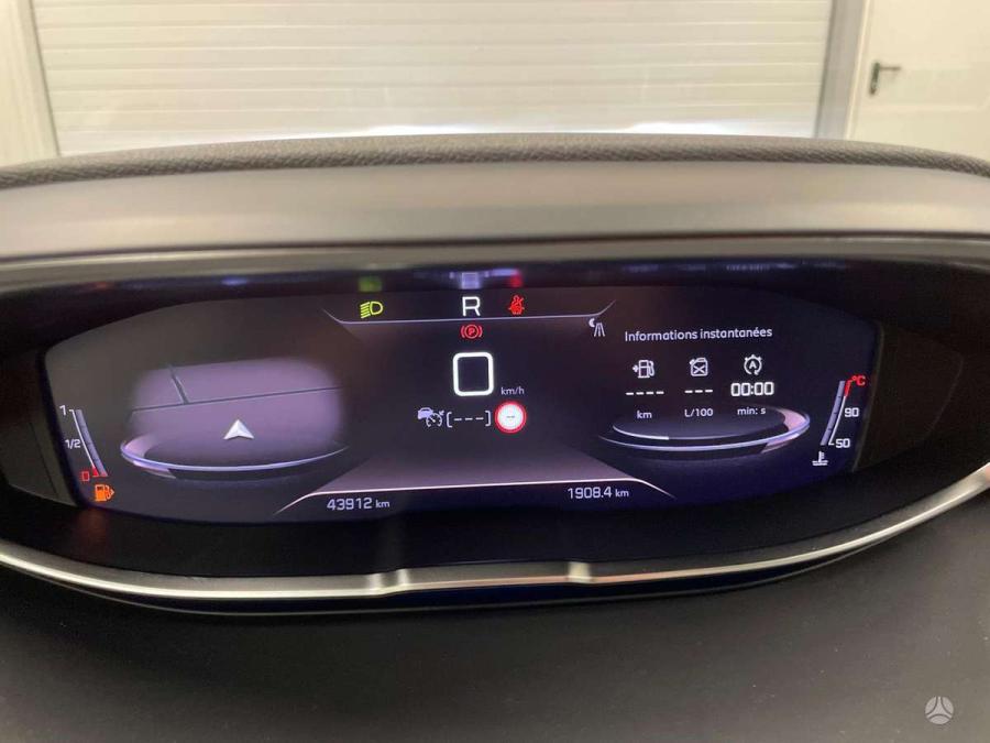Melns Peugeot 5008 2023 Marijampole, ar dzinēja tilpumu 1.20 L un nobraukumu 44 tūkst. km par 22748 €, foto 14 vietnē AUTOMOTO.COM.LV