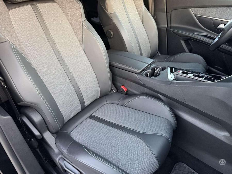 Melns Peugeot 5008 2023 Marijampole, ar dzinēja tilpumu 1.20 L un nobraukumu 126 tūkst. km par 17545 €, foto 26 vietnē AUTOMOTO.COM.LV