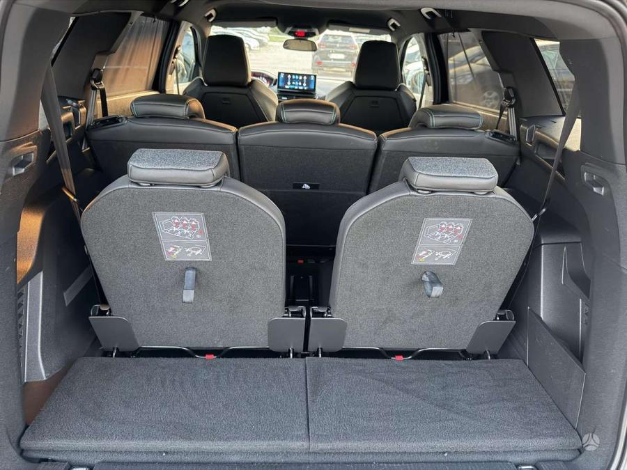 Melns Peugeot 5008 2023 Marijampole, ar dzinēja tilpumu 1.20 L un nobraukumu 126 tūkst. km par 17545 €, foto 32 vietnē AUTOMOTO.COM.LV