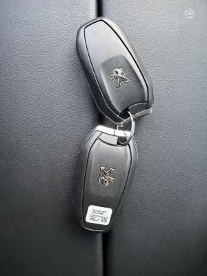 Melns Peugeot 5008 2023 Marijampole, ar dzinēja tilpumu 1.20 L un nobraukumu 126 tūkst. km par 17545 €, foto 37 vietnē AUTOMOTO.COM.LV