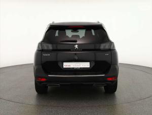 Black Peugeot 5008 2024 in Kaunas, with an engine capacity of 1.20 L and mileage of 20 thousand km for 32175 €, photo 4 on AUTOMOTO.COM.LV