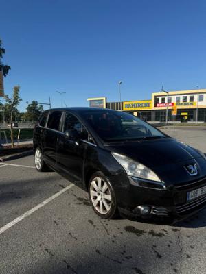 Melns Peugeot 5008 2010 Tallina, ar dzinēja tilpumu 0.00 L un nobraukumu 305 tūkst. km par 2500 €, foto 1 vietnē AUTOMOTO.COM.LV