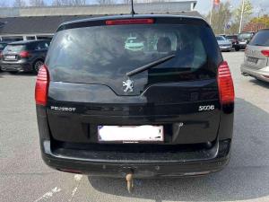 Melns Peugeot 5008 2009 Utena, ar dzinēja tilpumu 1.60 L un nobraukumu 30 tūkst. km par 2390 €, foto 3 vietnē AUTOMOTO.COM.LV