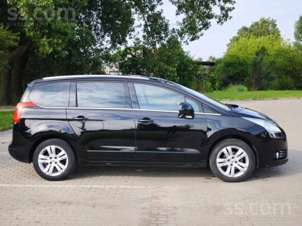Melns Peugeot 5008 2009 Liepāja, ar dzinēja tilpumu 1.60 L un nobraukumu 268 tūkst. km par 2400 €, foto 8 vietnē AUTOMOTO.COM.LV