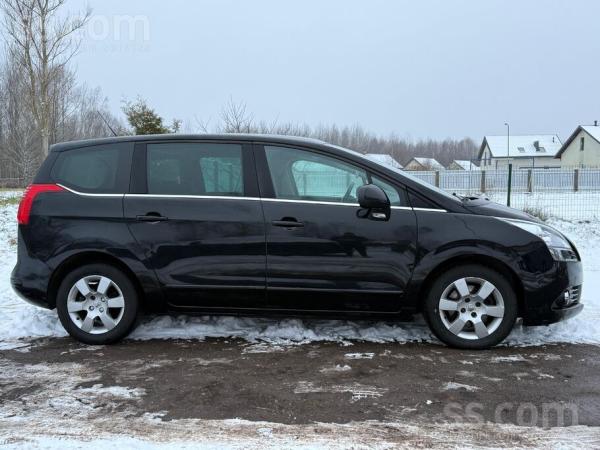 Melns Peugeot 5008 2010 Rīga, ar dzinēja tilpumu 2.00 L un nobraukumu 240 tūkst. km par 3950 €, foto 3 vietnē AUTOMOTO.COM.LV