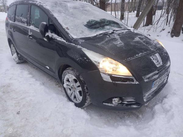 Black Peugeot 5008 2010 in Panevezys, with an engine capacity of 2.00 L and mileage of 230 thousand km for 3250 €, photo 1 on AUTOMOTO.COM.LV