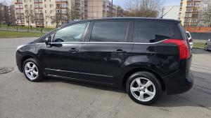 Black Peugeot 5008 2010 in Panevezys, with an engine capacity of 1.60 L and mileage of 193 thousand km for 2900 €, photo 4 on AUTOMOTO.COM.LV
