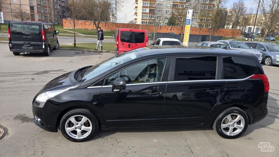 Black Peugeot 5008 2010 in Panevezys, with an engine capacity of 1.60 L and mileage of 193 thousand km for 2900 €, photo 12 on AUTOMOTO.COM.LV
