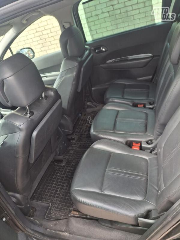 Melns Peugeot 5008 2010 Viļņa, ar dzinēja tilpumu 2.00 L un nobraukumu 282 tūkst. km par 2950 €, foto 7 vietnē AUTOMOTO.COM.LV