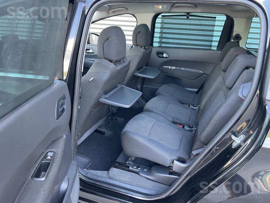 Melns Peugeot 5008 2010 Rīga, ar dzinēja tilpumu 2.00 L un nobraukumu 260 tūkst. km par 4350 €, foto 22 vietnē AUTOMOTO.COM.LV