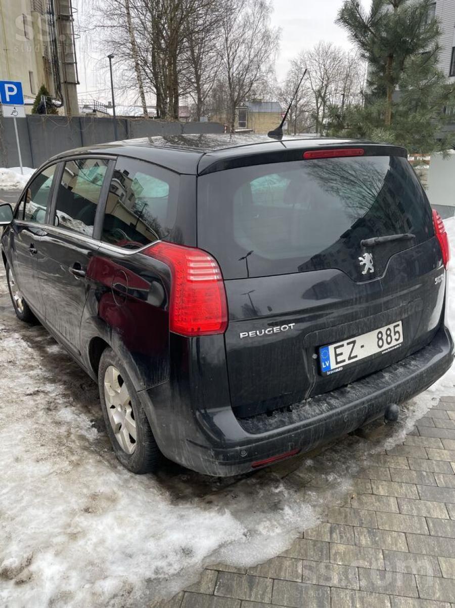 Black Peugeot 5008 2010 in Riga, with an engine capacity of 2.00 L and mileage of 343 thousand km for 3500 €, photo 3 on AUTOMOTO.COM.LV