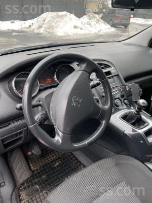 Black Peugeot 5008 2010 in Riga, with an engine capacity of 2.00 L and mileage of 343 thousand km for 3500 €, photo 4 on AUTOMOTO.COM.LV