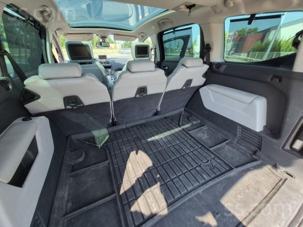 Black Peugeot 5008 2010 in Jelgava, with an engine capacity of 1.60 L and mileage of 363 thousand km for 8000 €, photo 8 on AUTOMOTO.COM.LV