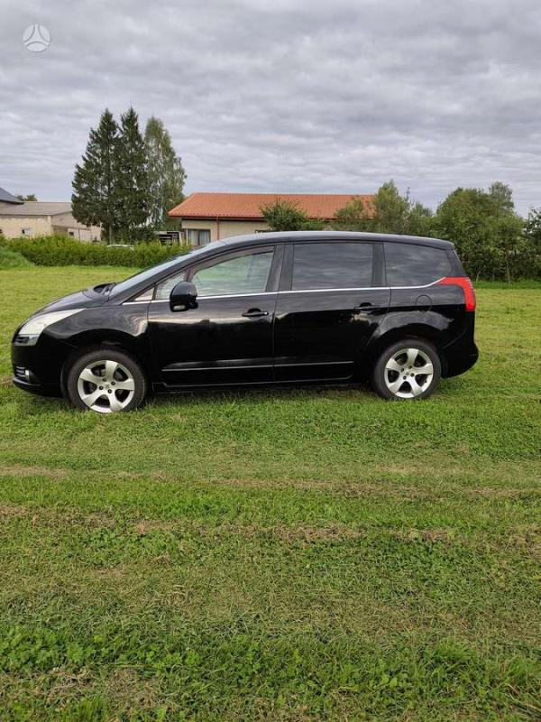 Black Peugeot 5008 2010 in Vilnius, with an engine capacity of 1.60 L and mileage of 218 thousand km for 2700 €, photo 3 on AUTOMOTO.COM.LV