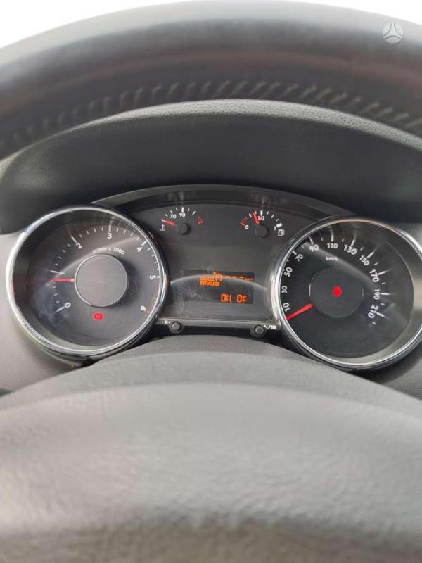 Black Peugeot 5008 2010 in Vilnius, with an engine capacity of 1.60 L and mileage of 218 thousand km for 2700 €, photo 10 on AUTOMOTO.COM.LV