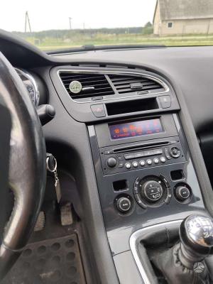 Black Peugeot 5008 2010 in Vilnius, with an engine capacity of 1.60 L and mileage of 218 thousand km for 2700 €, photo 11 on AUTOMOTO.COM.LV