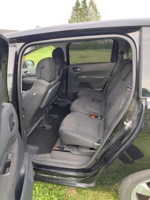 Black Peugeot 5008 2010 in Vilnius, with an engine capacity of 1.60 L and mileage of 218 thousand km for 2700 €, photo 12 on AUTOMOTO.COM.LV