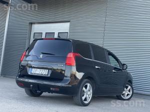 Black Peugeot 5008 2010 in Riga, with an engine capacity of 2.00 L and mileage of 263 thousand km for 4750 €, photo 4 on AUTOMOTO.COM.LV