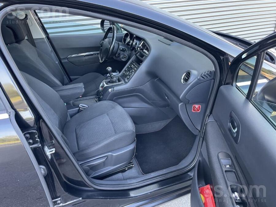 Black Peugeot 5008 2010 in Riga, with an engine capacity of 2.00 L and mileage of 263 thousand km for 4750 €, photo 12 on AUTOMOTO.COM.LV