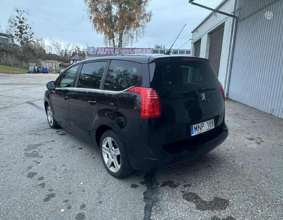 Melns Peugeot 5008 2011 Alīta, ar dzinēja tilpumu 2.00 L un nobraukumu 317 tūkst. km par 3200 €, foto 3 vietnē AUTOMOTO.COM.LV