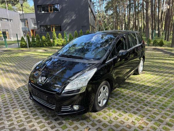 Черный Пежо 5008 2011 в Каунас, объемом двигателя 2.00 л и пробегом 299 тыс. км за 4400 €, фото 1 на AUTOMOTO.COM.LV