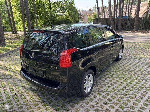 Черный Пежо 5008 2011 в Каунас, объемом двигателя 2.00 л и пробегом 299 тыс. км за 4400 €, фото 3 на AUTOMOTO.COM.LV