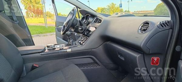 Melns Peugeot 5008 2011 Daugavpils, ar dzinēja tilpumu 2.00 L un nobraukumu 296 tūkst. km par 4000 €, foto 6 vietnē AUTOMOTO.COM.LV