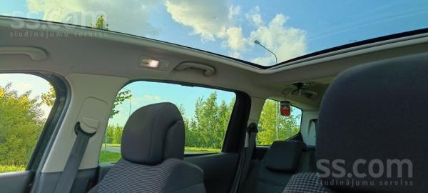 Melns Peugeot 5008 2011 Daugavpils, ar dzinēja tilpumu 2.00 L un nobraukumu 296 tūkst. km par 4000 €, foto 7 vietnē AUTOMOTO.COM.LV