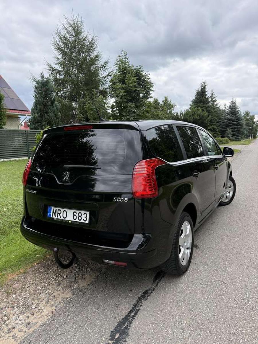 Melns Peugeot 5008 2011 Viļņa, ar dzinēja tilpumu 1.60 L un nobraukumu 174 tūkst. km par 2950 €, foto 6 vietnē AUTOMOTO.COM.LV