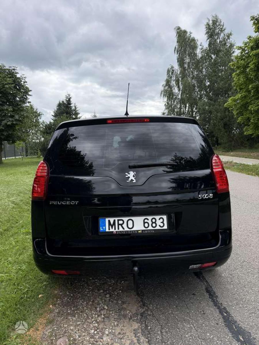 Melns Peugeot 5008 2011 Viļņa, ar dzinēja tilpumu 1.60 L un nobraukumu 174 tūkst. km par 2950 €, foto 9 vietnē AUTOMOTO.COM.LV