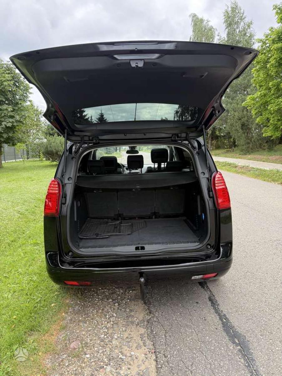 Melns Peugeot 5008 2011 Viļņa, ar dzinēja tilpumu 1.60 L un nobraukumu 174 tūkst. km par 2950 €, foto 10 vietnē AUTOMOTO.COM.LV