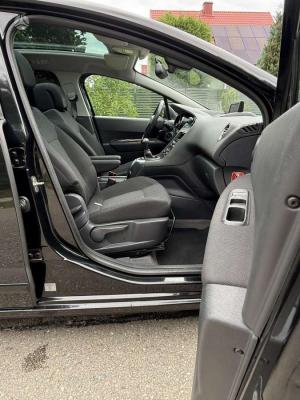 Melns Peugeot 5008 2011 Viļņa, ar dzinēja tilpumu 1.60 L un nobraukumu 174 tūkst. km par 2950 €, foto 14 vietnē AUTOMOTO.COM.LV