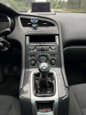 Melns Peugeot 5008 2011 Viļņa, ar dzinēja tilpumu 1.60 L un nobraukumu 174 tūkst. km par 2950 €, foto 18 vietnē AUTOMOTO.COM.LV