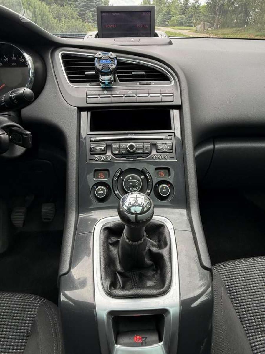 Melns Peugeot 5008 2011 Viļņa, ar dzinēja tilpumu 1.60 L un nobraukumu 174 tūkst. km par 2950 €, foto 18 vietnē AUTOMOTO.COM.LV