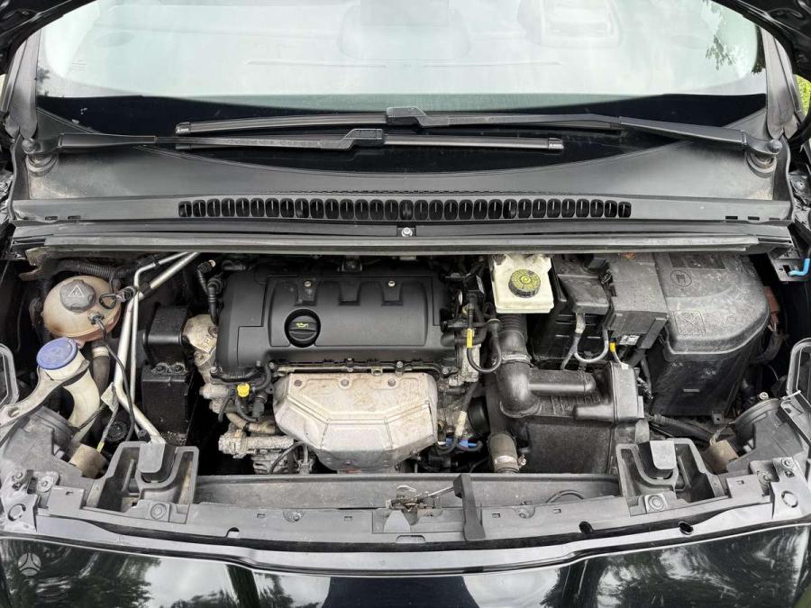 Melns Peugeot 5008 2011 Viļņa, ar dzinēja tilpumu 1.60 L un nobraukumu 174 tūkst. km par 2950 €, foto 23 vietnē AUTOMOTO.COM.LV