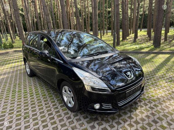 Black Peugeot 5008 2011 in Kaunas, with an engine capacity of 2.00 L and mileage of 299 thousand km for 4000 €, photo 2 on AUTOMOTO.COM.LV