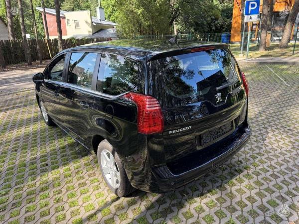Black Peugeot 5008 2011 in Kaunas, with an engine capacity of 2.00 L and mileage of 299 thousand km for 4000 €, photo 4 on AUTOMOTO.COM.LV
