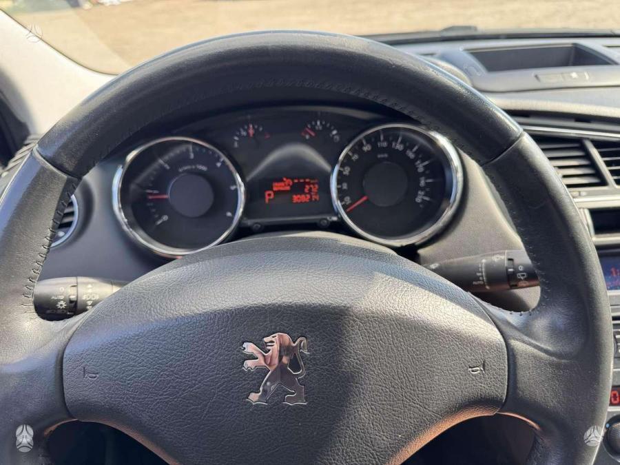 Melns Peugeot 5008 2011 Kauņa, ar dzinēja tilpumu 2.00 L un nobraukumu 299 tūkst. km par 4000 €, foto 16 vietnē AUTOMOTO.COM.LV