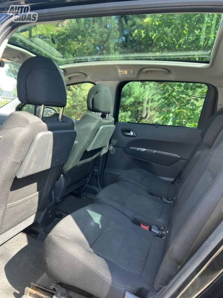 Melns Peugeot 5008 2011 Viļņa, ar dzinēja tilpumu 1.60 L un nobraukumu 339 tūkst. km par 1500 €, foto 8 vietnē AUTOMOTO.COM.LV