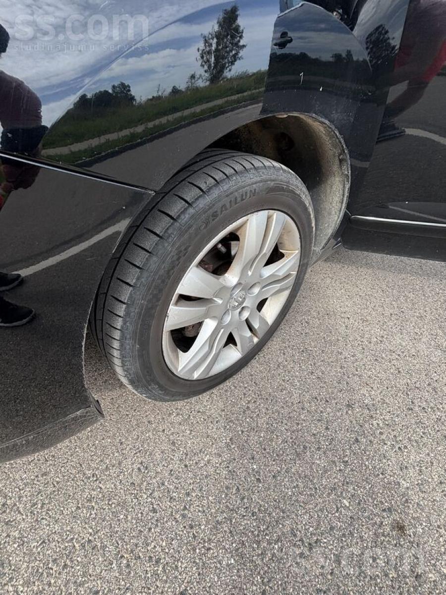 Melns Peugeot 5008 2011 Rīga, ar dzinēja tilpumu 1.60 L un nobraukumu 313 tūkst. km par 2700 €, foto 6 vietnē AUTOMOTO.COM.LV