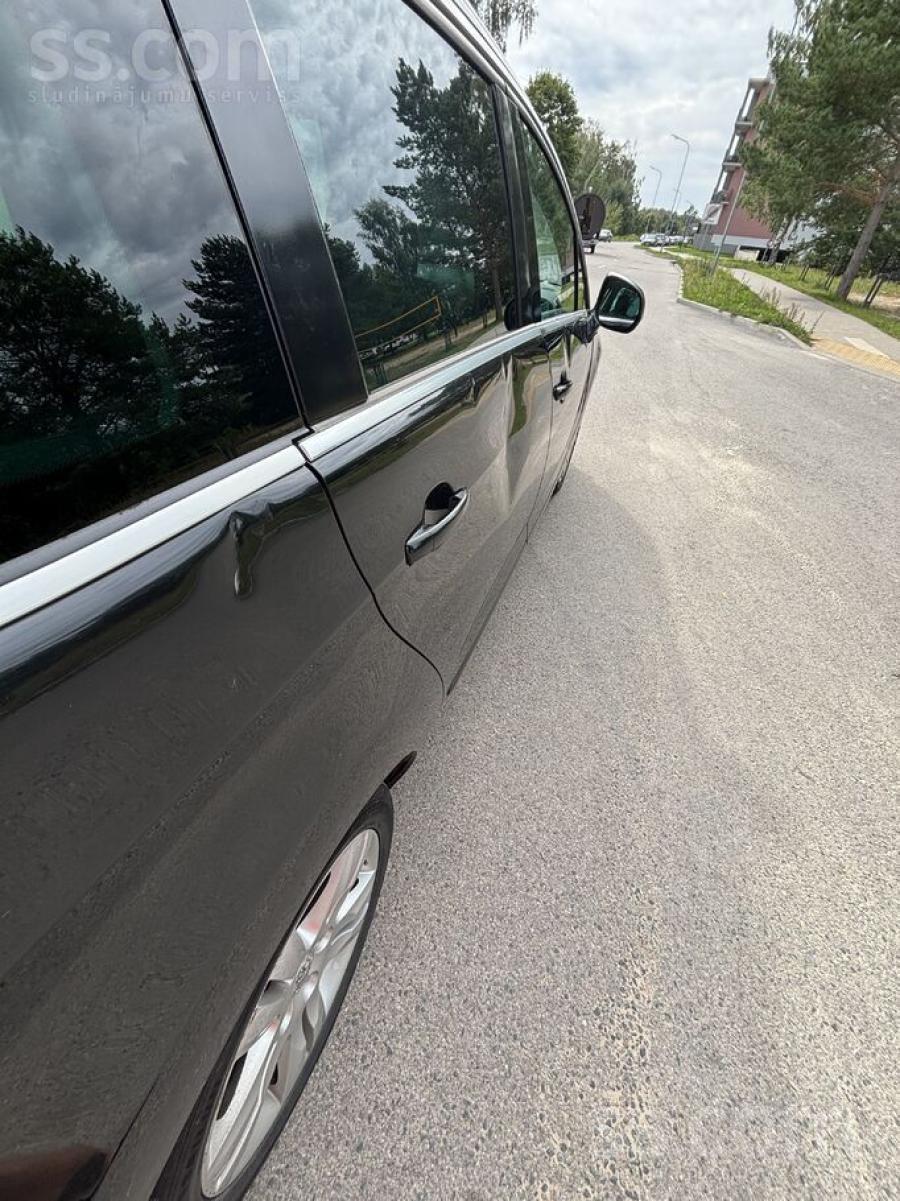Melns Peugeot 5008 2011 Rīga, ar dzinēja tilpumu 1.60 L un nobraukumu 313 tūkst. km par 2700 €, foto 9 vietnē AUTOMOTO.COM.LV