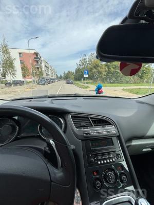 Melns Peugeot 5008 2011 Rīga, ar dzinēja tilpumu 1.60 L un nobraukumu 313 tūkst. km par 2700 €, foto 12 vietnē AUTOMOTO.COM.LV