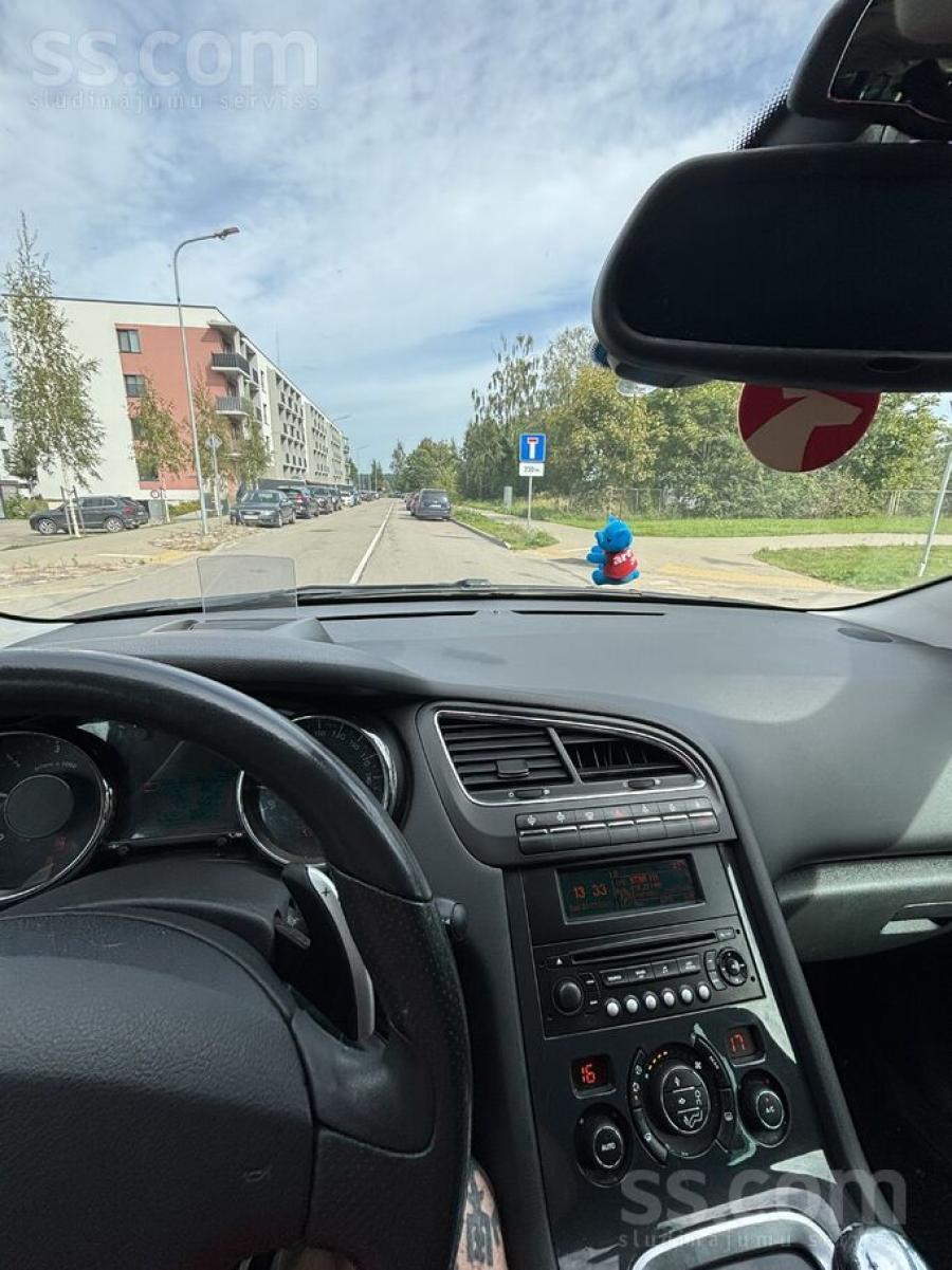 Melns Peugeot 5008 2011 Rīga, ar dzinēja tilpumu 1.60 L un nobraukumu 313 tūkst. km par 2700 €, foto 12 vietnē AUTOMOTO.COM.LV