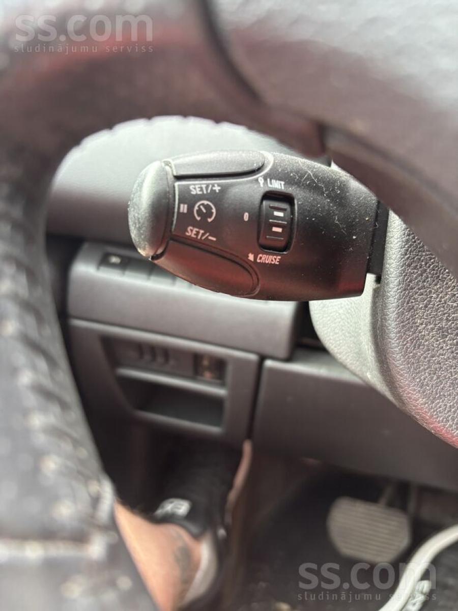 Melns Peugeot 5008 2011 Rīga, ar dzinēja tilpumu 1.60 L un nobraukumu 313 tūkst. km par 2700 €, foto 17 vietnē AUTOMOTO.COM.LV